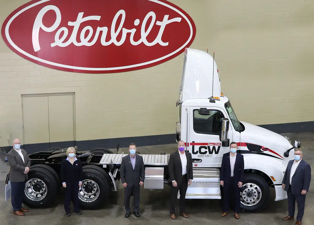 Peterbilt Delivers Model 579 with Milestone 250,000th PACCAR MX Engine ...