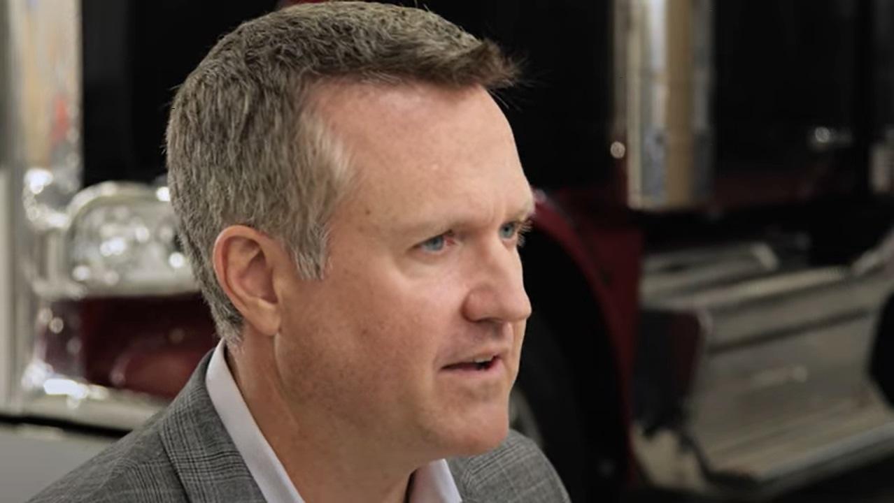 Peterbilt Model 589 | Peterbilt